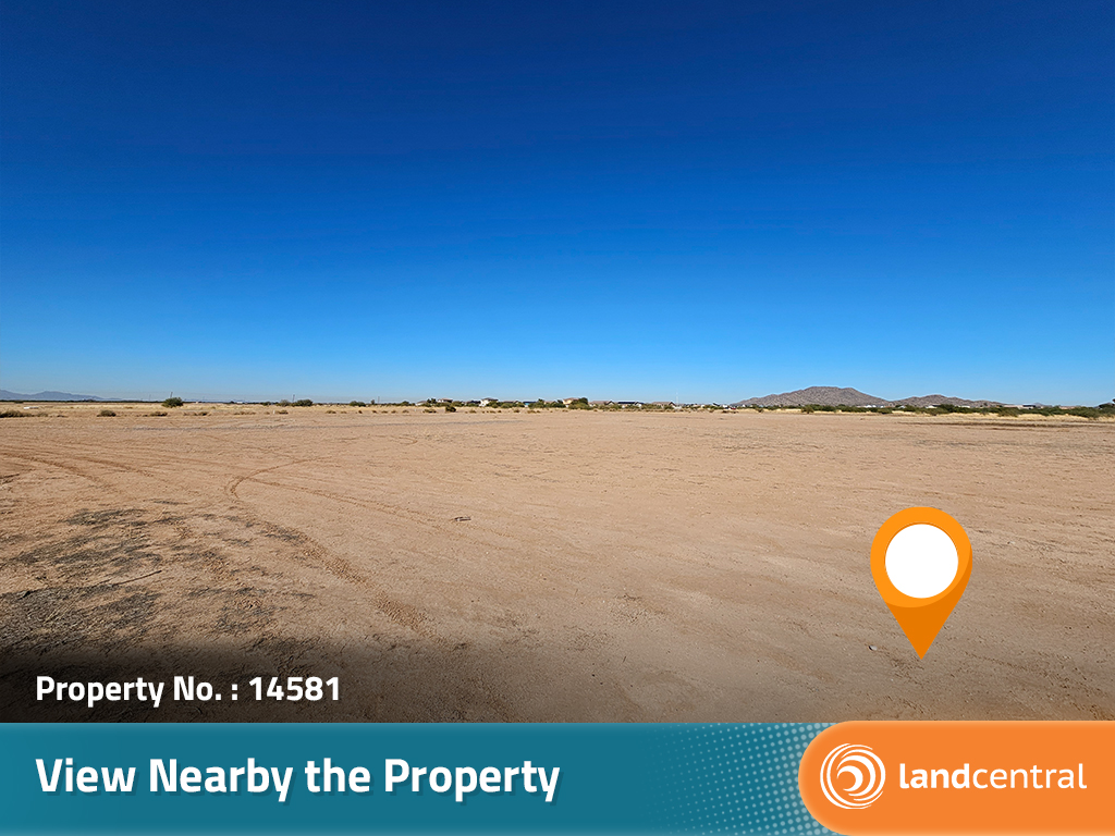 Great property at the end of town next to wide open farmlands11
