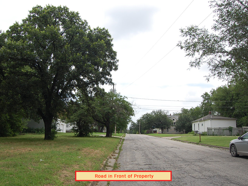 Spacious Corner Lot in Family Friendly Community1